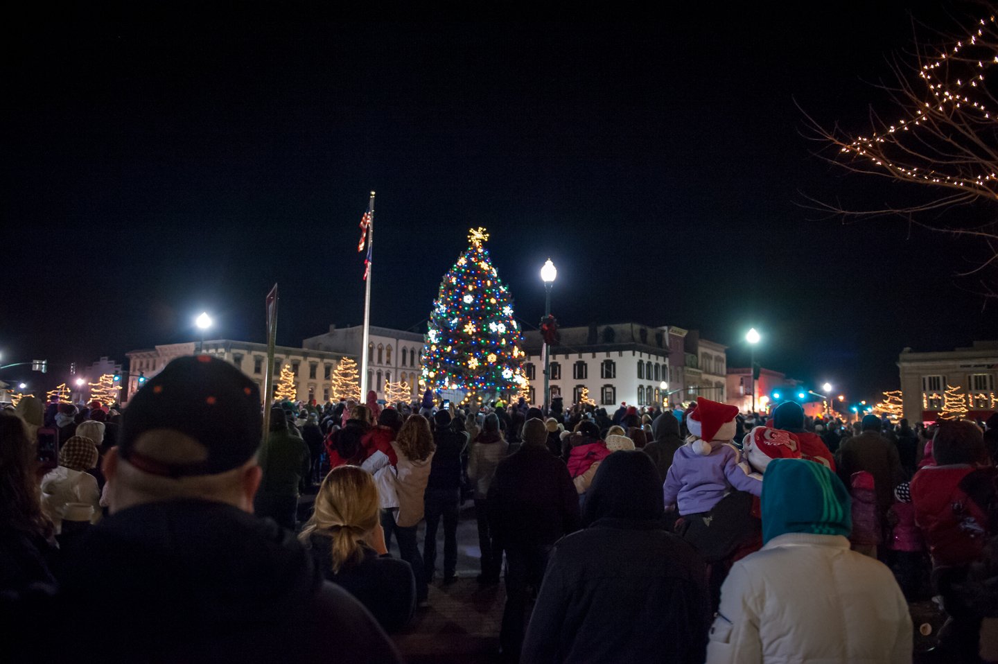 Holiday Magic: A Guide to Christmas in Troy, Ohio and Surrounding ...